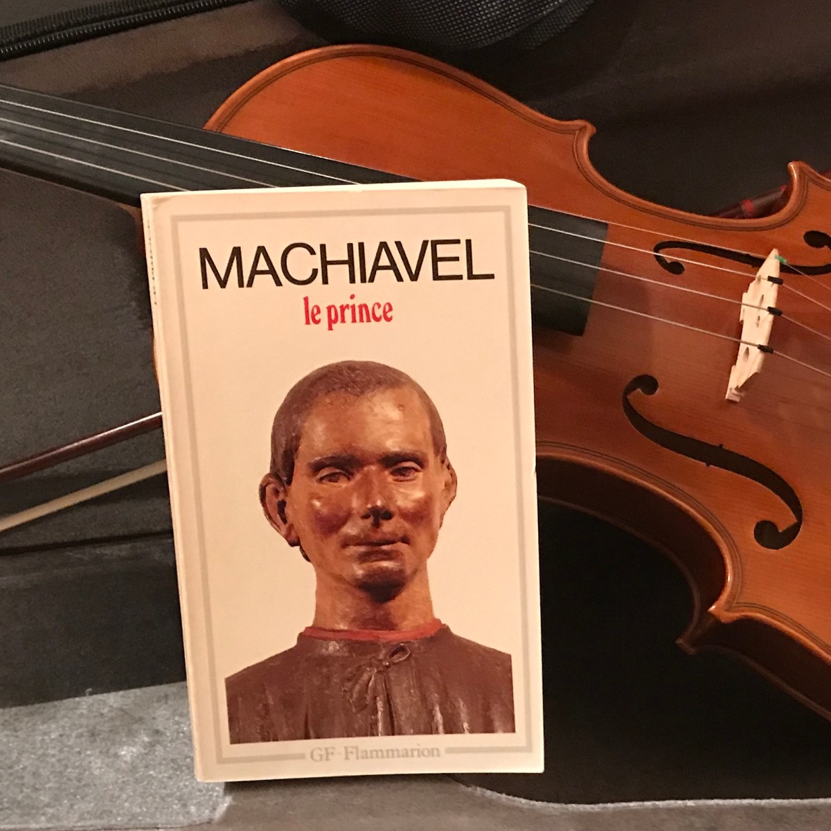 Robert Gauvin : politicien ou comédien? – Ricky G. Richard | Astheure